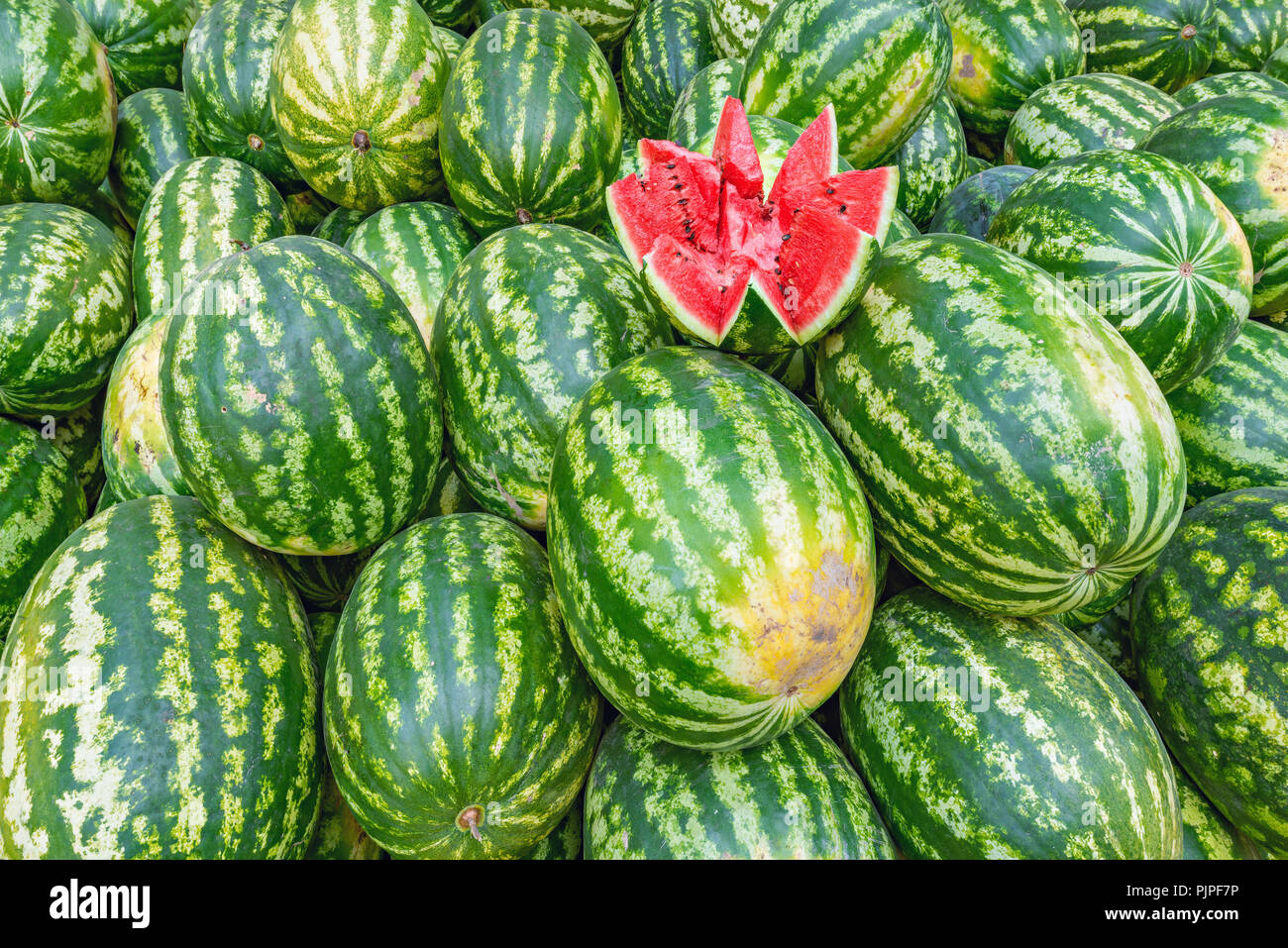 Fresh watermelon background in the fruit market Stock Photo - Alamy