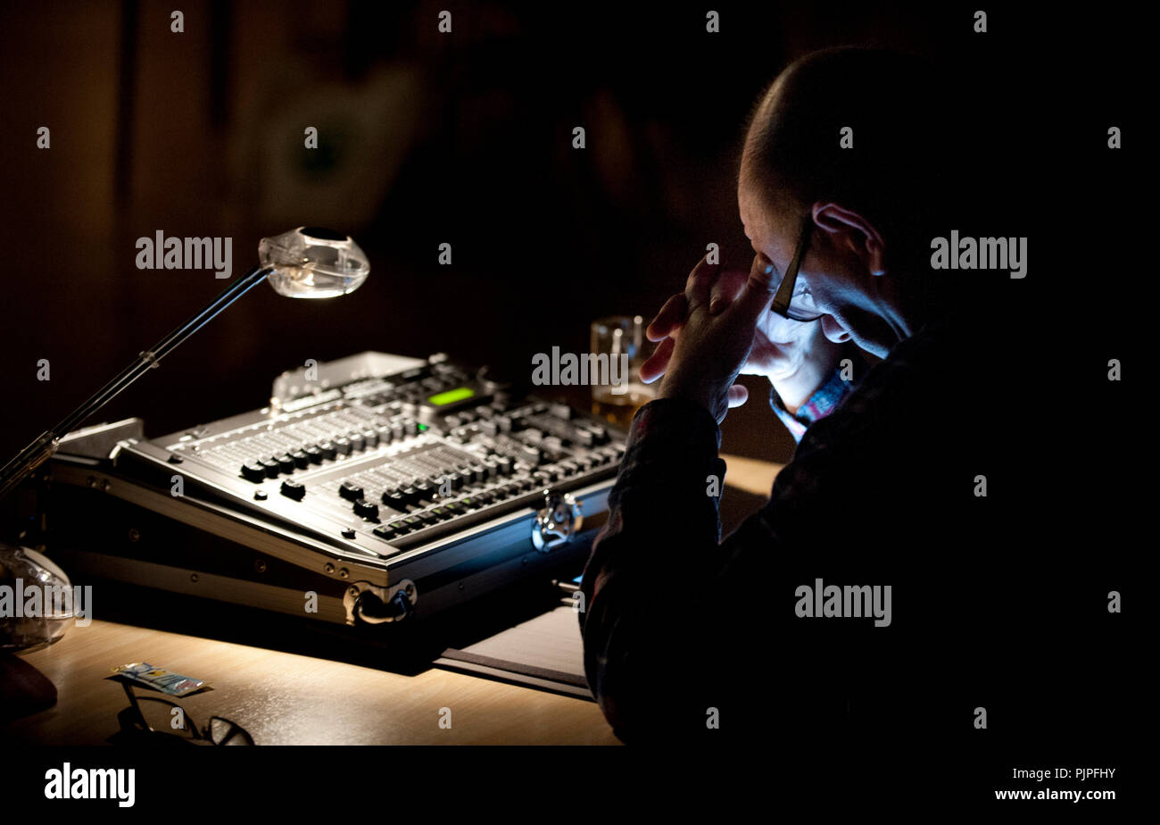 Prompter theater hi-res stock photography and images - Alamy
