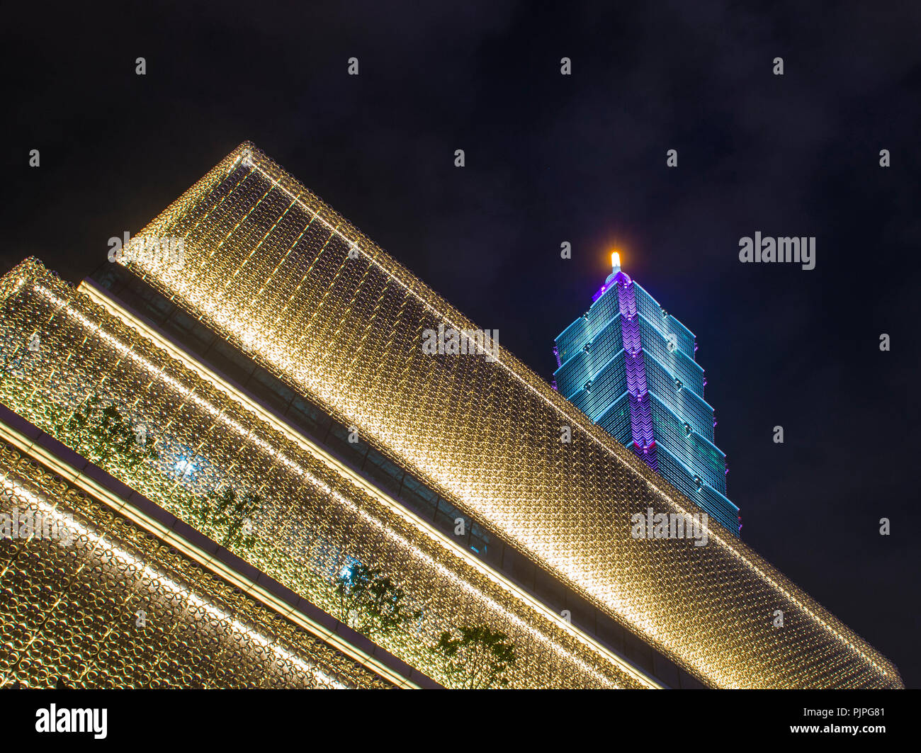 The Taipei 101 building at night Stock Photo - Alamy