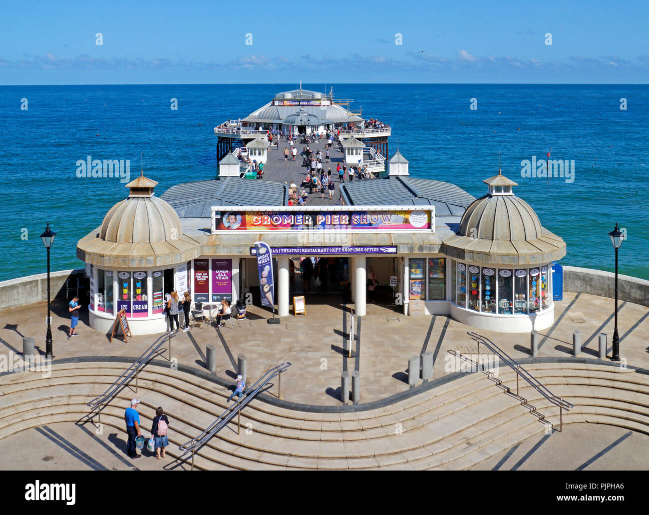Cromer popular seaside resort hi-res stock photography and images - Alamy