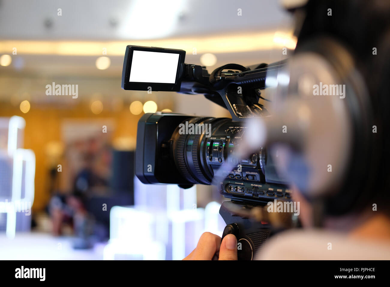 Tv cameraman on stage hi-res stock photography and images - Alamy