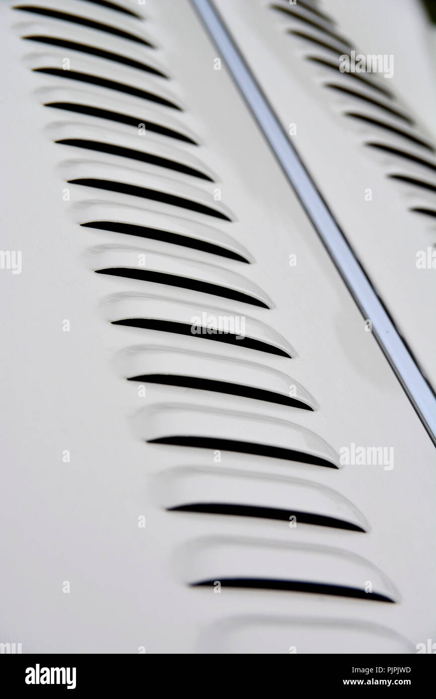 Morgan car grille hi-res stock photography and images - Alamy