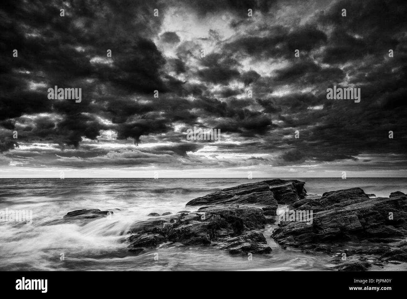 Black and white sea view hi-res stock photography and images - Alamy