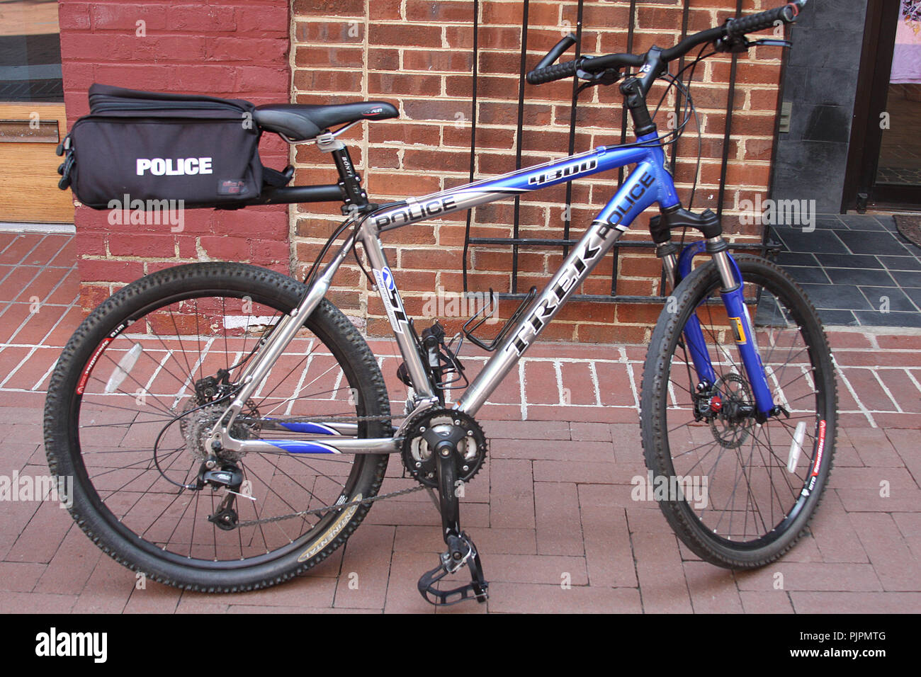American police bike hi-res stock photography and images - Alamy
