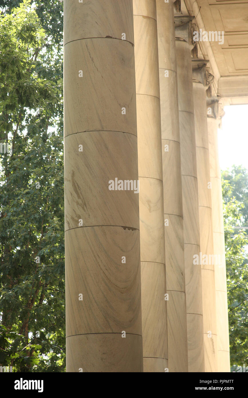 Tall stone columns hi-res stock photography and images - Alamy