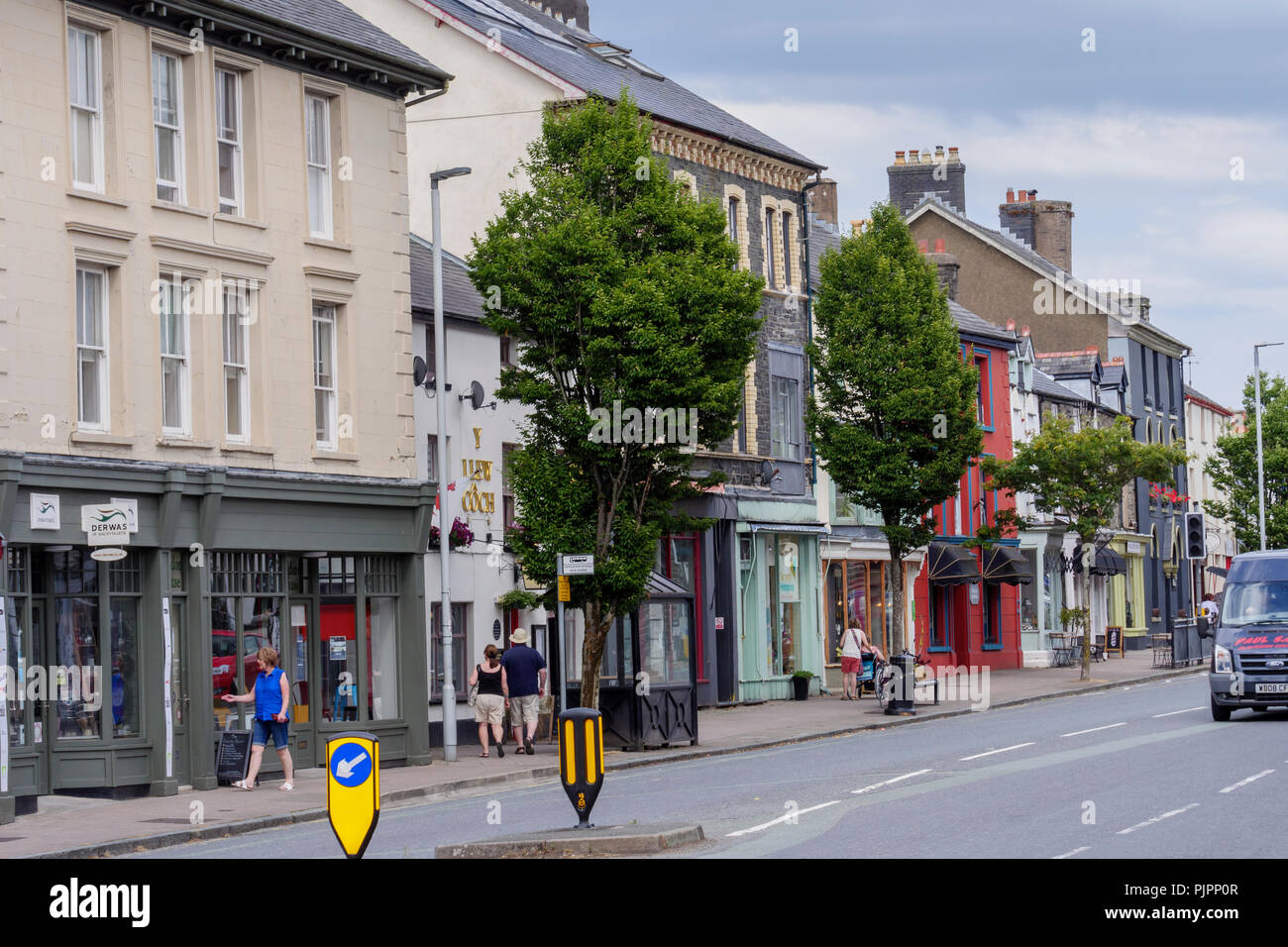 Shops machynlleth powys hi-res stock photography and images - Alamy