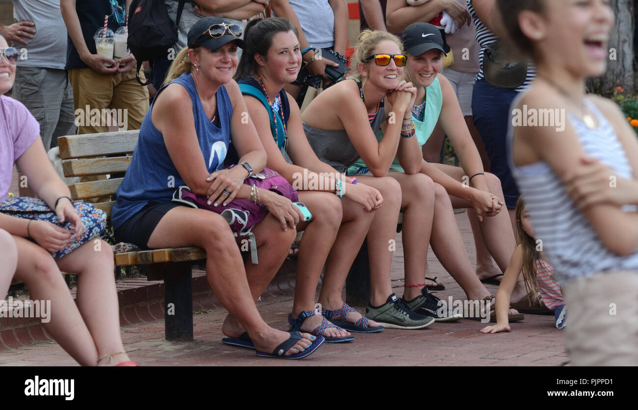 Amused spectators hi-res stock photography and images - Alamy