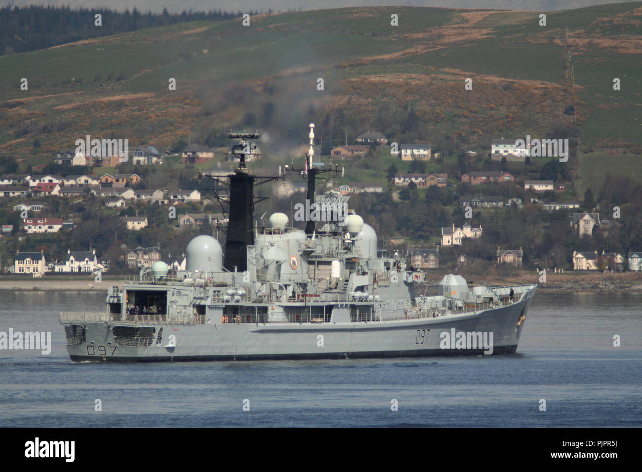 Sheffield class type 42 destroyer hi-res stock photography and images ...
