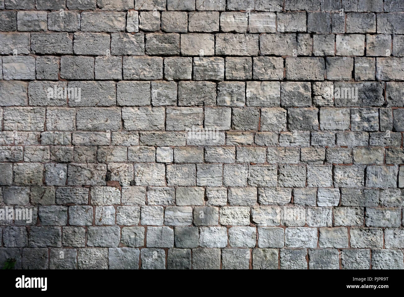 Closeup courses of stone in the wall of a 17th Century Barn Stock Photo ...