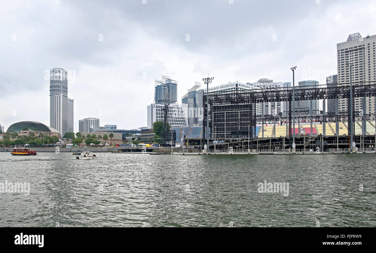 Floating platform reservoir hi-res stock photography and images - Alamy