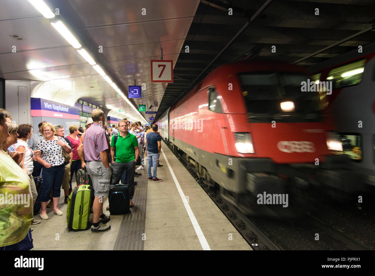Regional train of obb hi-res stock photography and images - Alamy