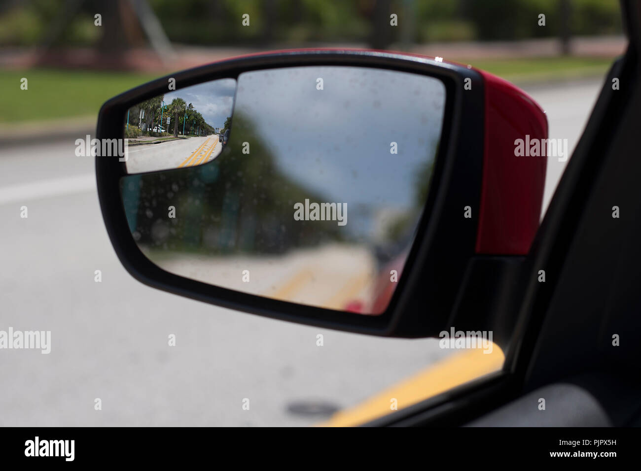 Landscape format reflection image hi-res stock photography and images ...