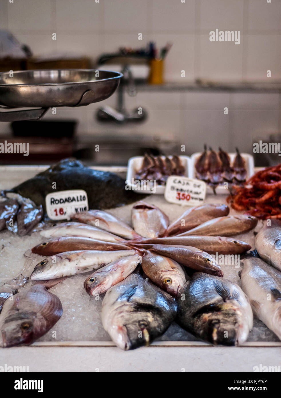 Menorca fish market hi-res stock photography and images - Alamy