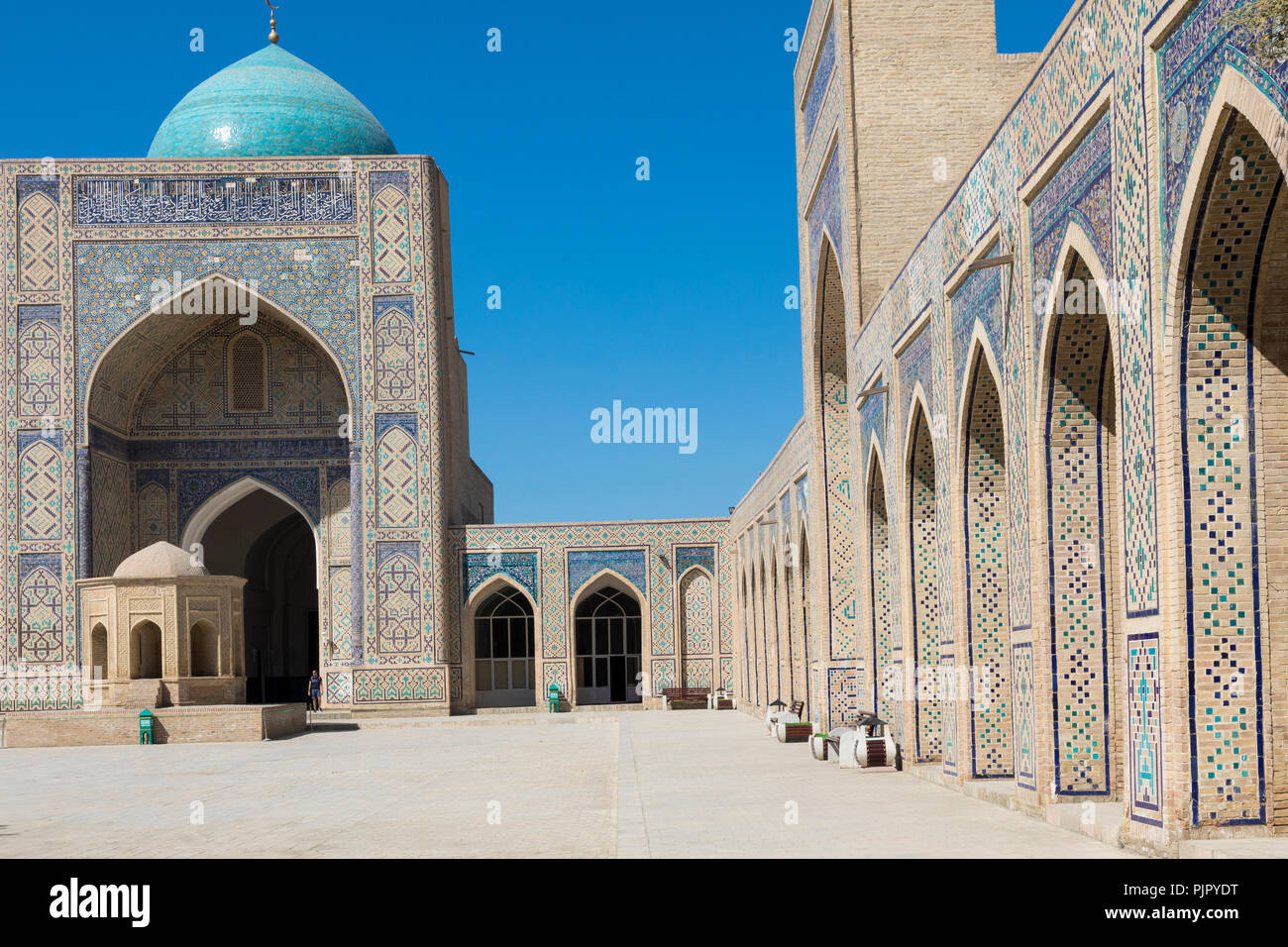 Mir-i-Arab Madrasah (Miri Arab Madrasah) in Bukhara, Uzbekistan Stock ...