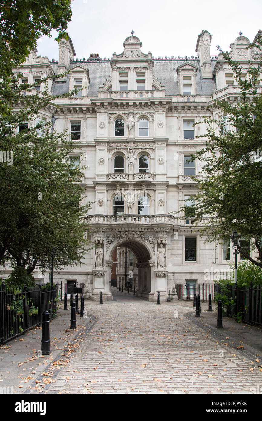 Middle temple gardens hi-res stock photography and images - Alamy
