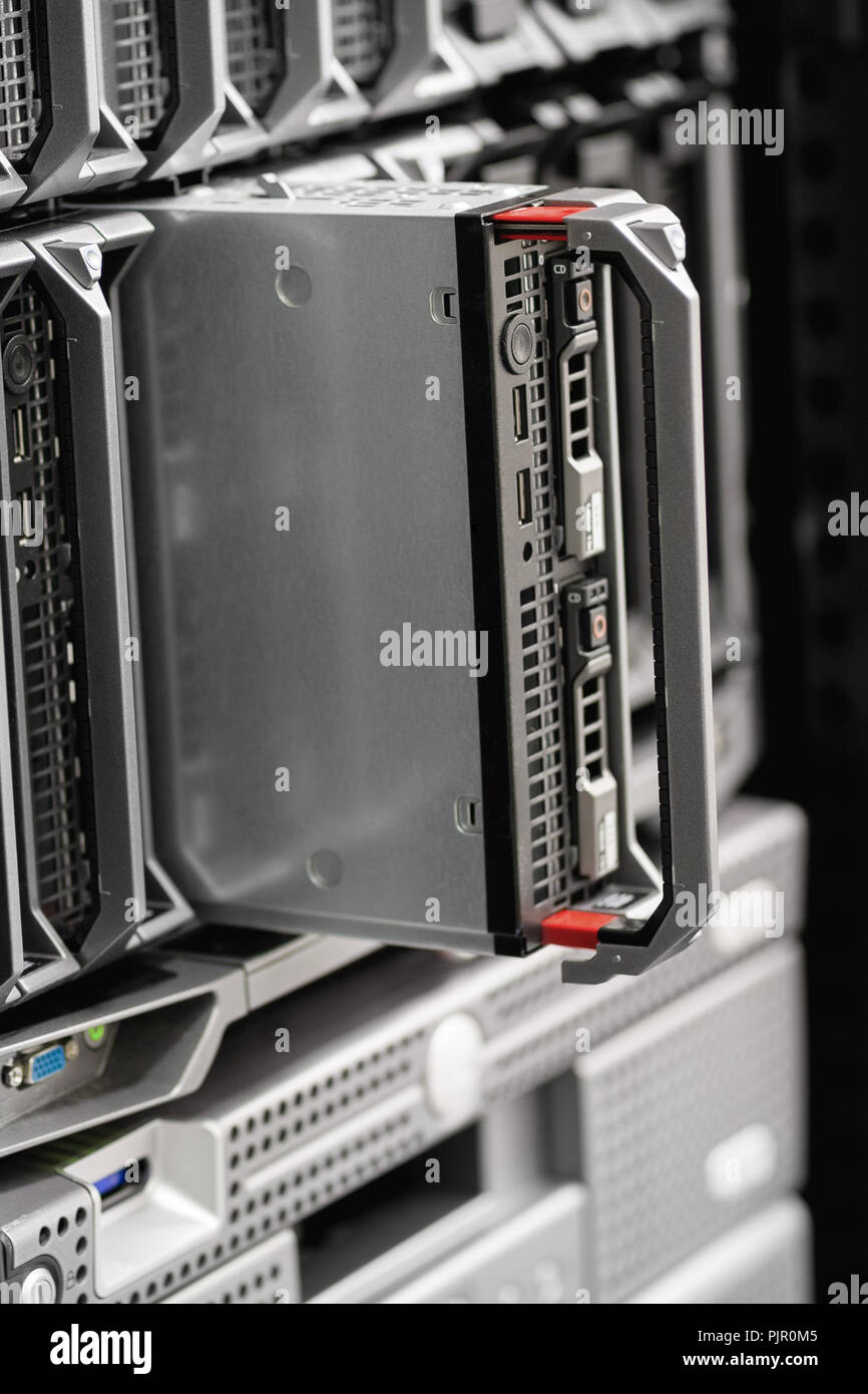Blade server rack hi-res stock photography and images - Alamy