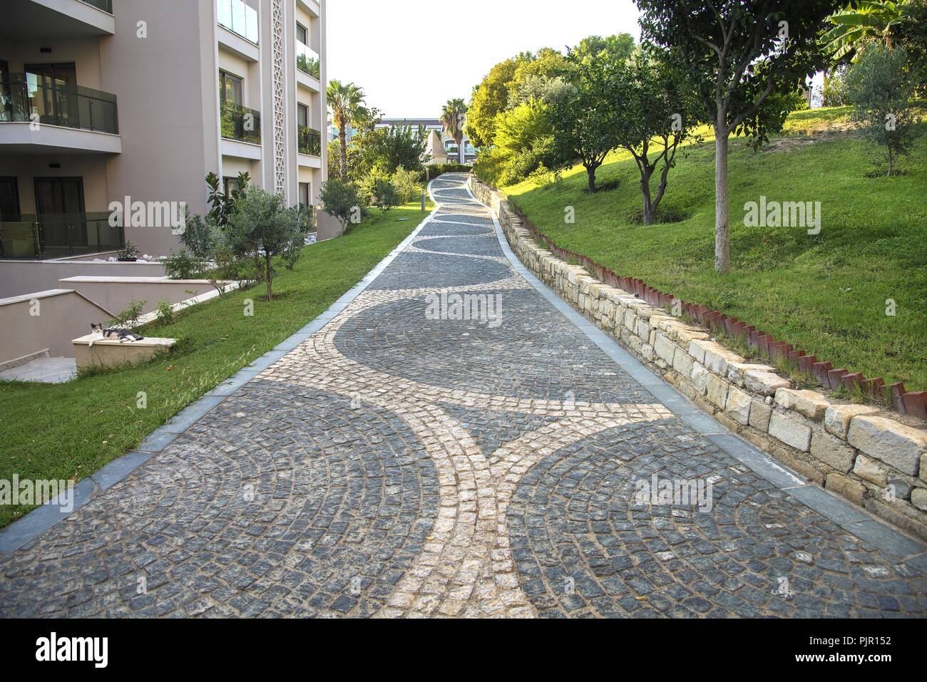 Cobblestone walk hi-res stock photography and images - Alamy