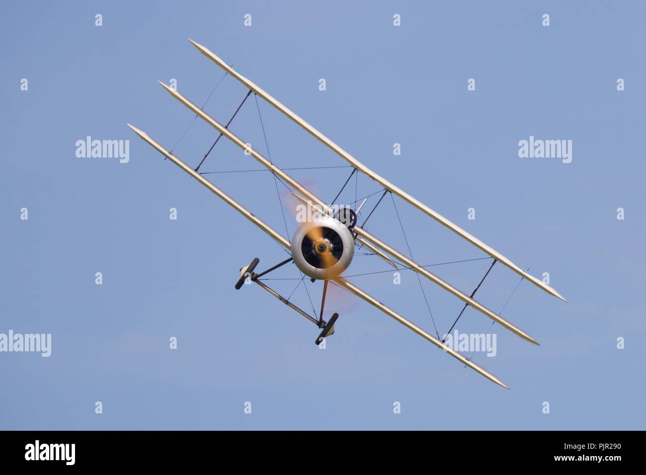 First world war sopwith triplane hi-res stock photography and images ...