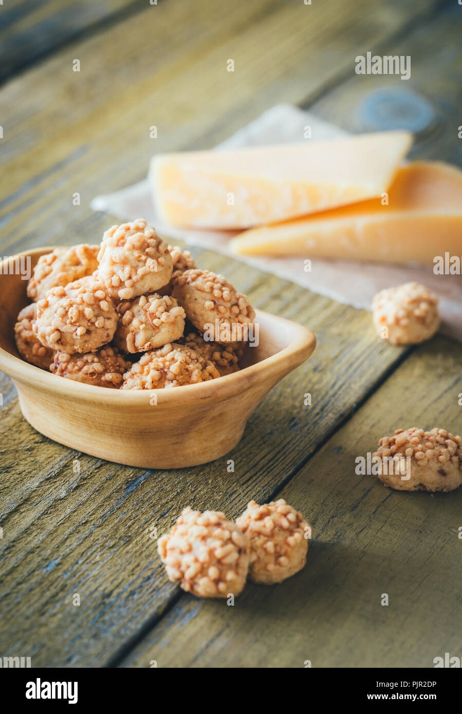 Golden crumbles hi-res stock photography and images - Alamy