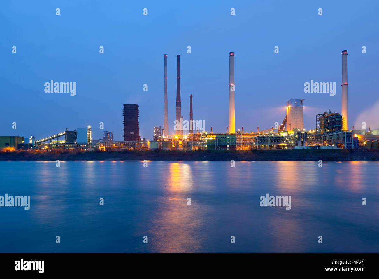 Coking oil hi-res stock photography and images - Alamy