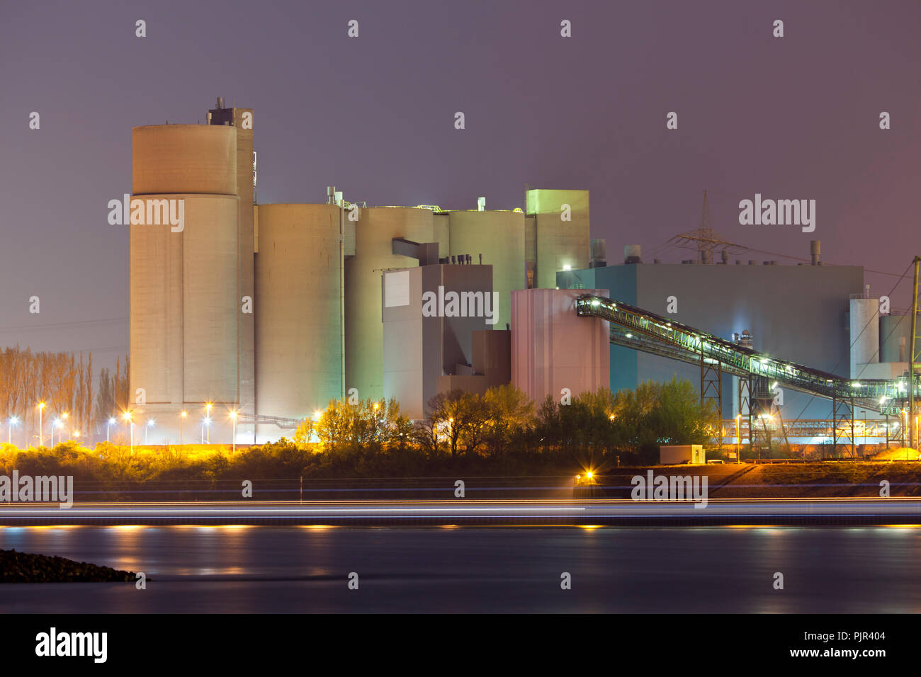 North light factory hi-res stock photography and images - Alamy