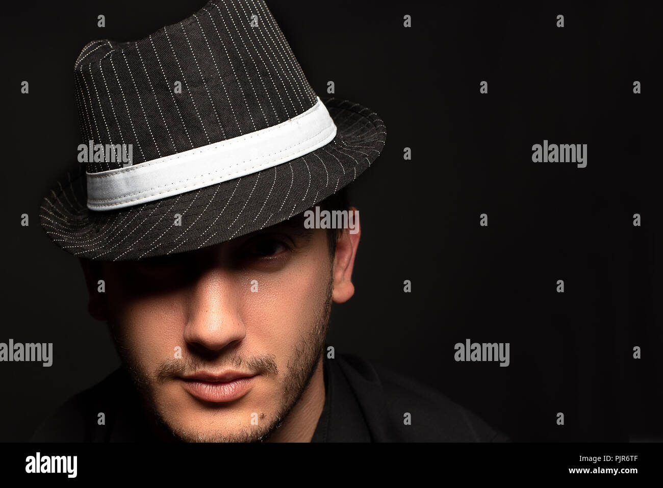 Shadow photoshoot studio hi-res stock photography and images - Alamy