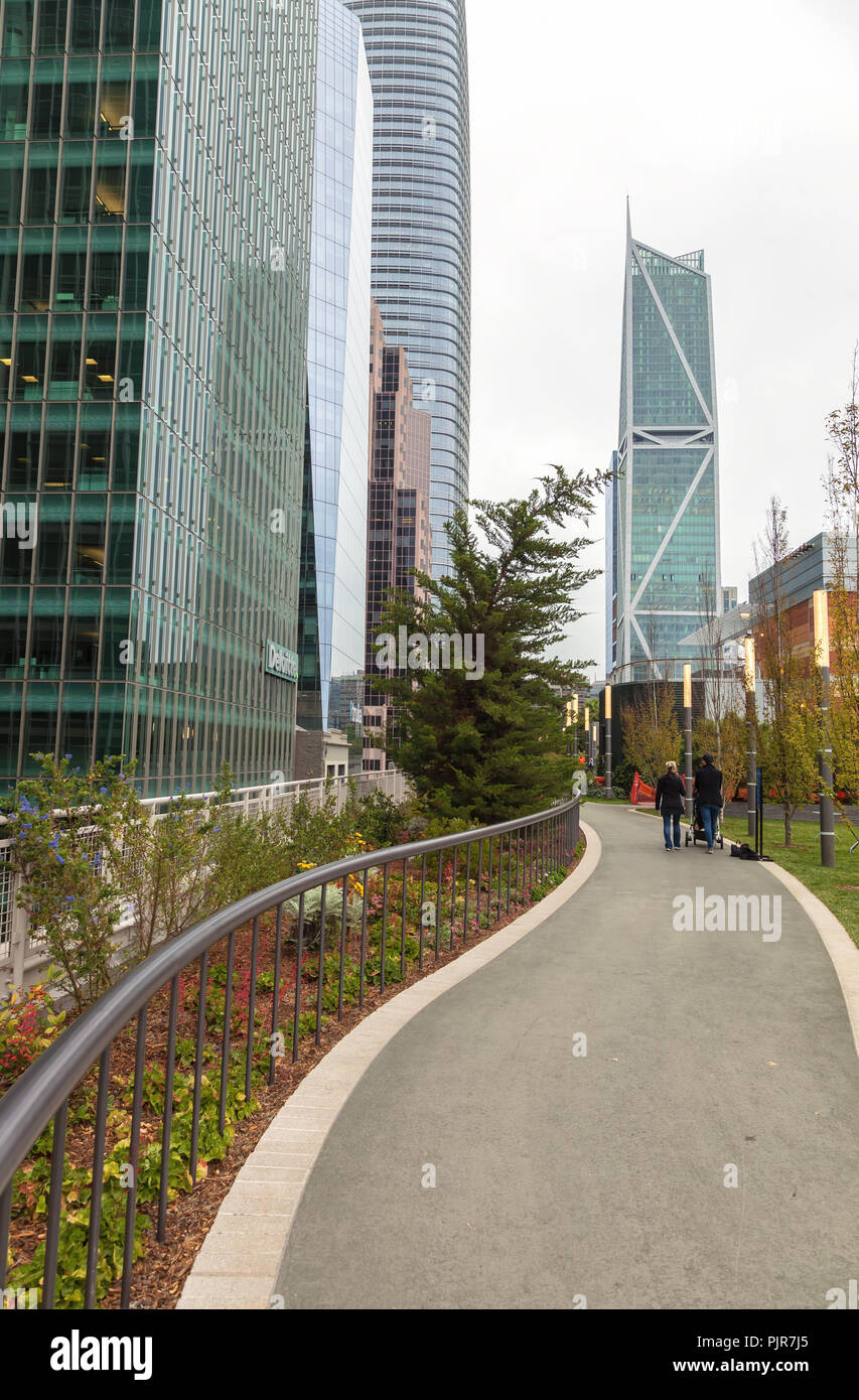 Rooftop park at Salesforce Transit Center, San Francisco, California ...