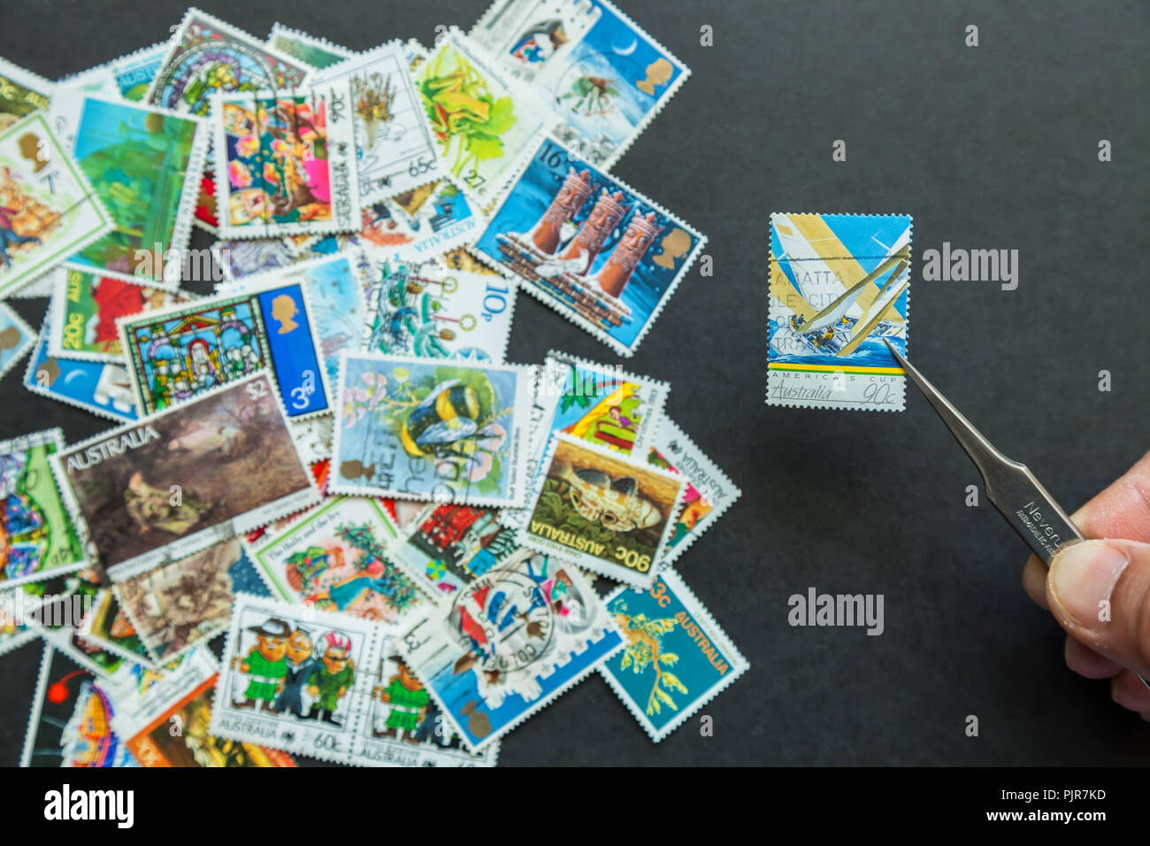 Used australian stamp hi-res stock photography and images - Alamy