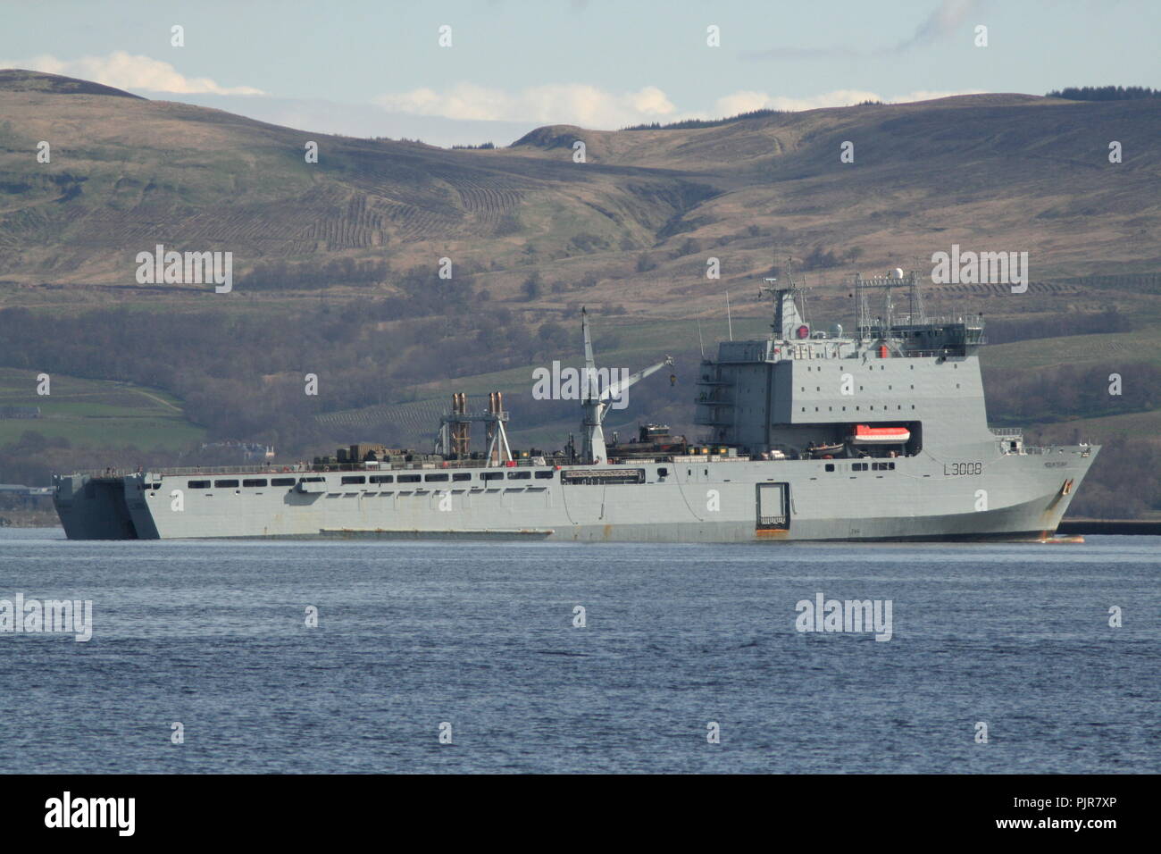 RFA Mounts Bay (L3008), a Bay-class landing ship dock operated by the ...