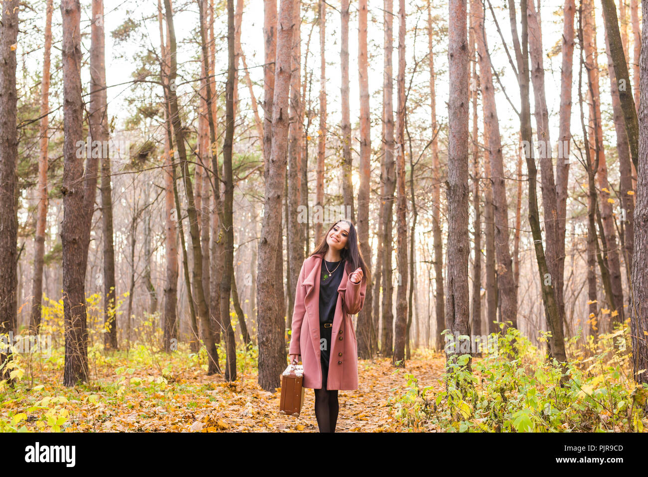 Season, fall and people concept - Portrait of a beautiful brunette ...