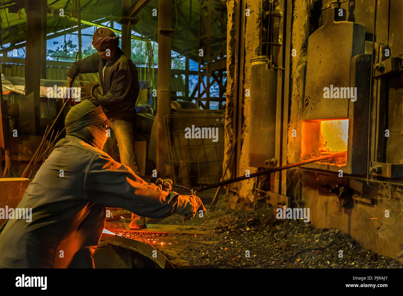 Industrial Male Workers High Resolution Stock Photography and Images ...