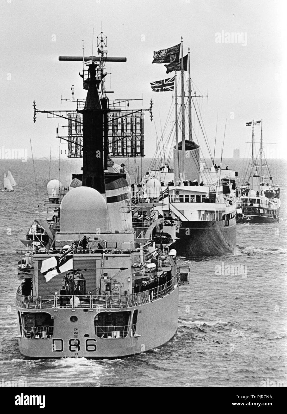 AJAXNETPHOTO. JULY 1977. SPITHEAD, ENGLAND. - SILVER JUBILEE FLEET ...