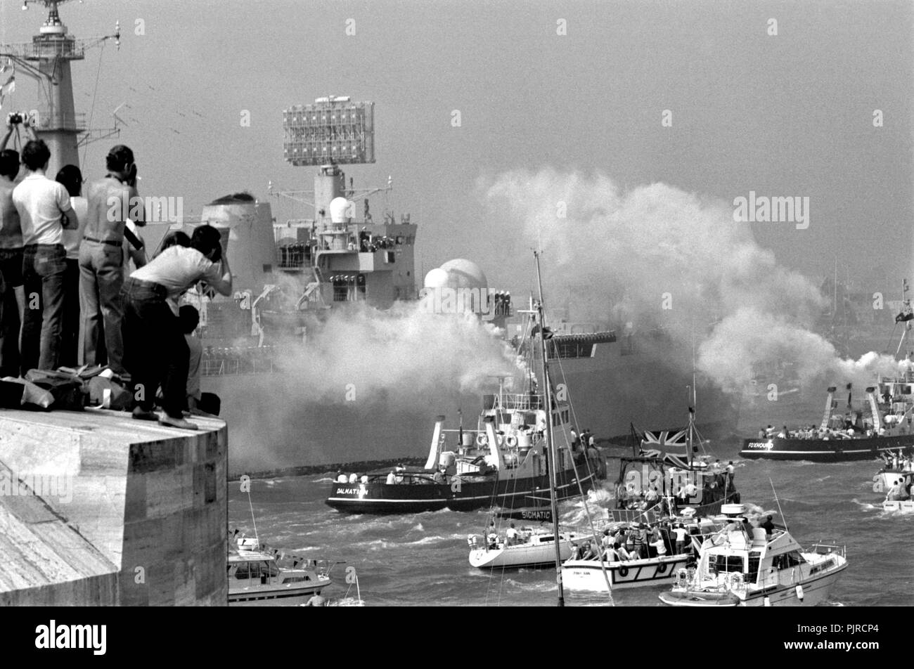 Hms invincible damage falklands hi-res stock photography and images - Alamy