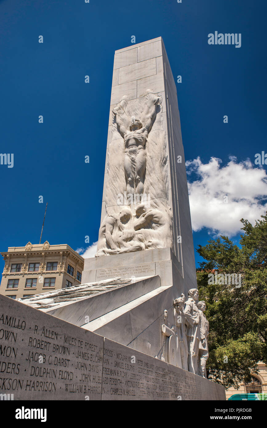 The Alamo Cenotaph aka The Spirit of Sacrifice Monument, Alamo Plaza ...