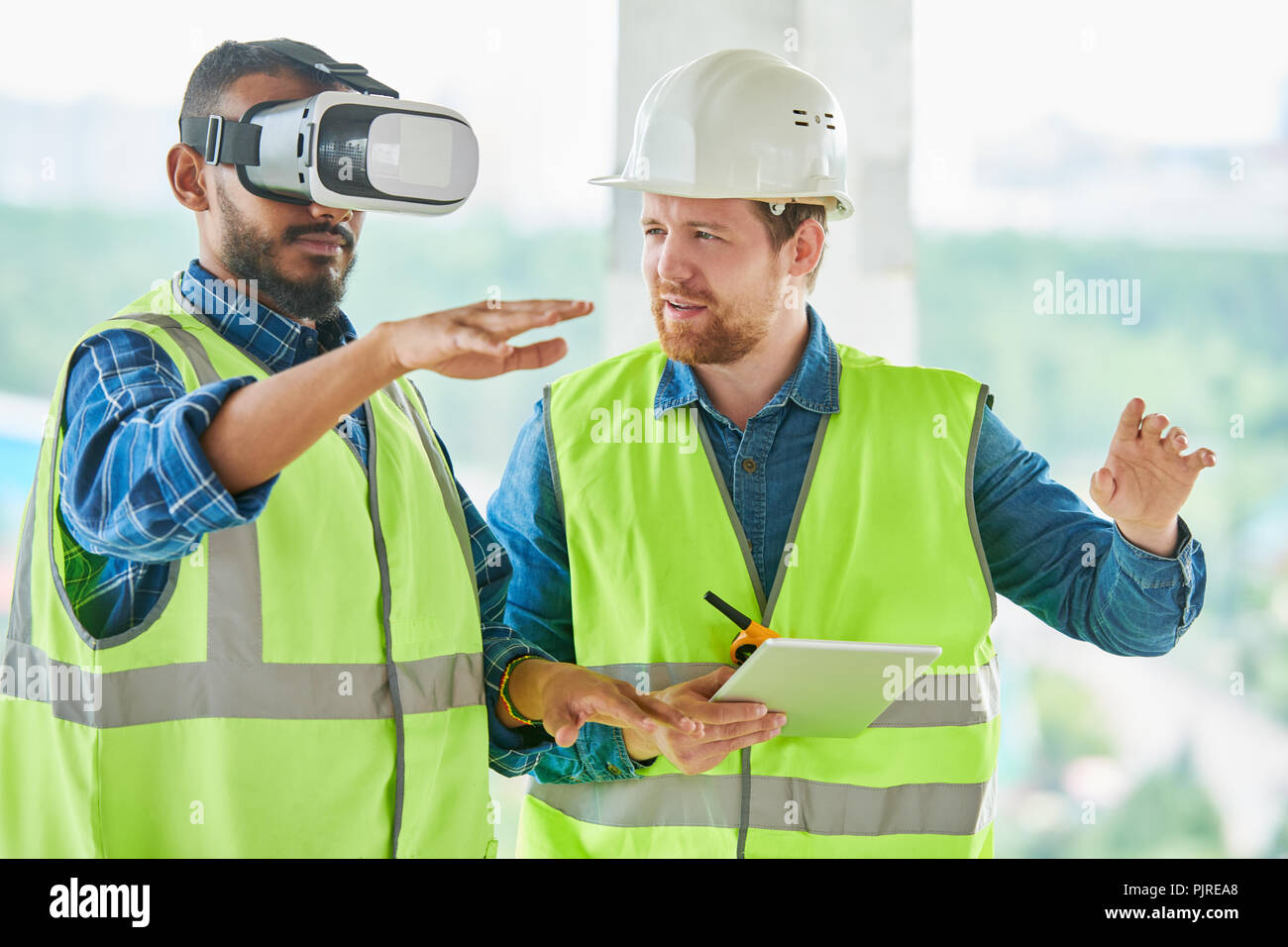 Using VR simulator for building visualization Stock Photo - Alamy