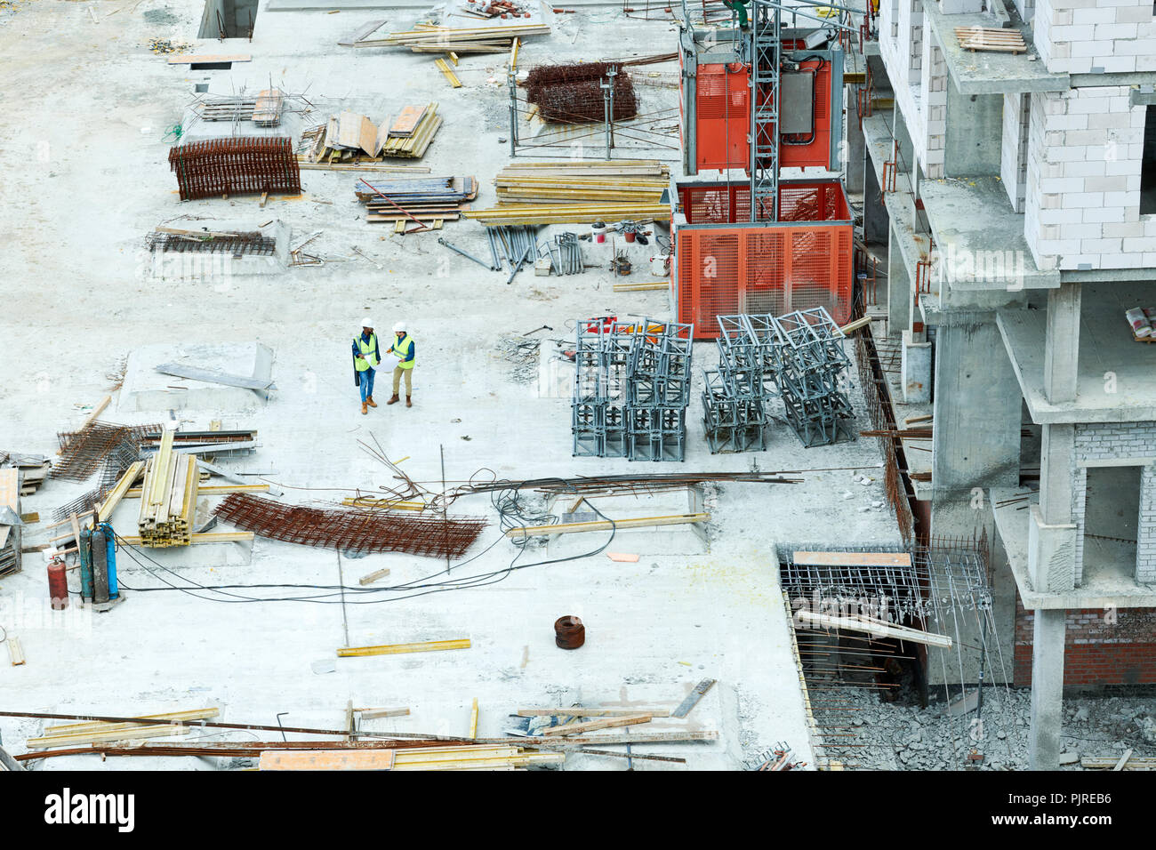 Building materials people hi-res stock photography and images - Alamy