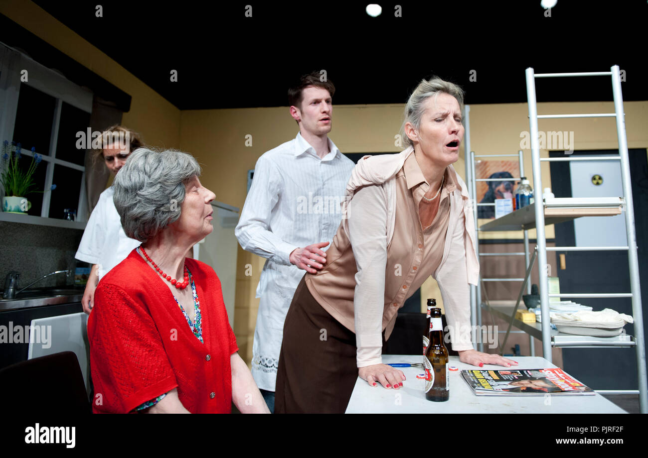 Theatre company Willen Is Kunnen playing "Milleke Van Heule" from Hilda ...