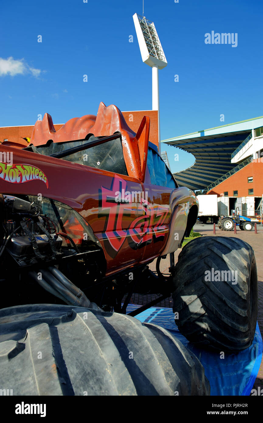 Monster jam 2008 hi-res stock photography and images - Alamy