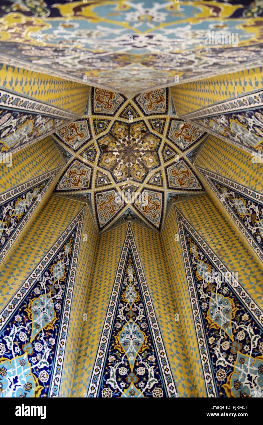 Persian samovar hi-res stock photography and images - Alamy