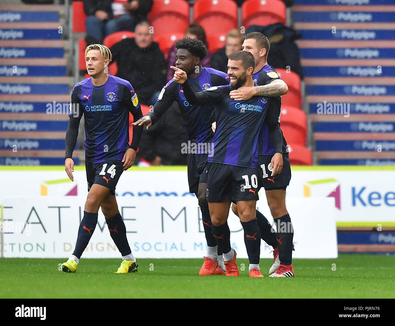 Luton Towns Elliot Lee High Resolution Stock Photography and Images - Alamy