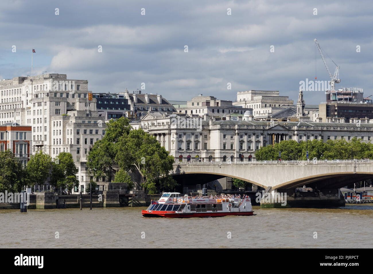 Thames boat cruise hi-res stock photography and images - Alamy