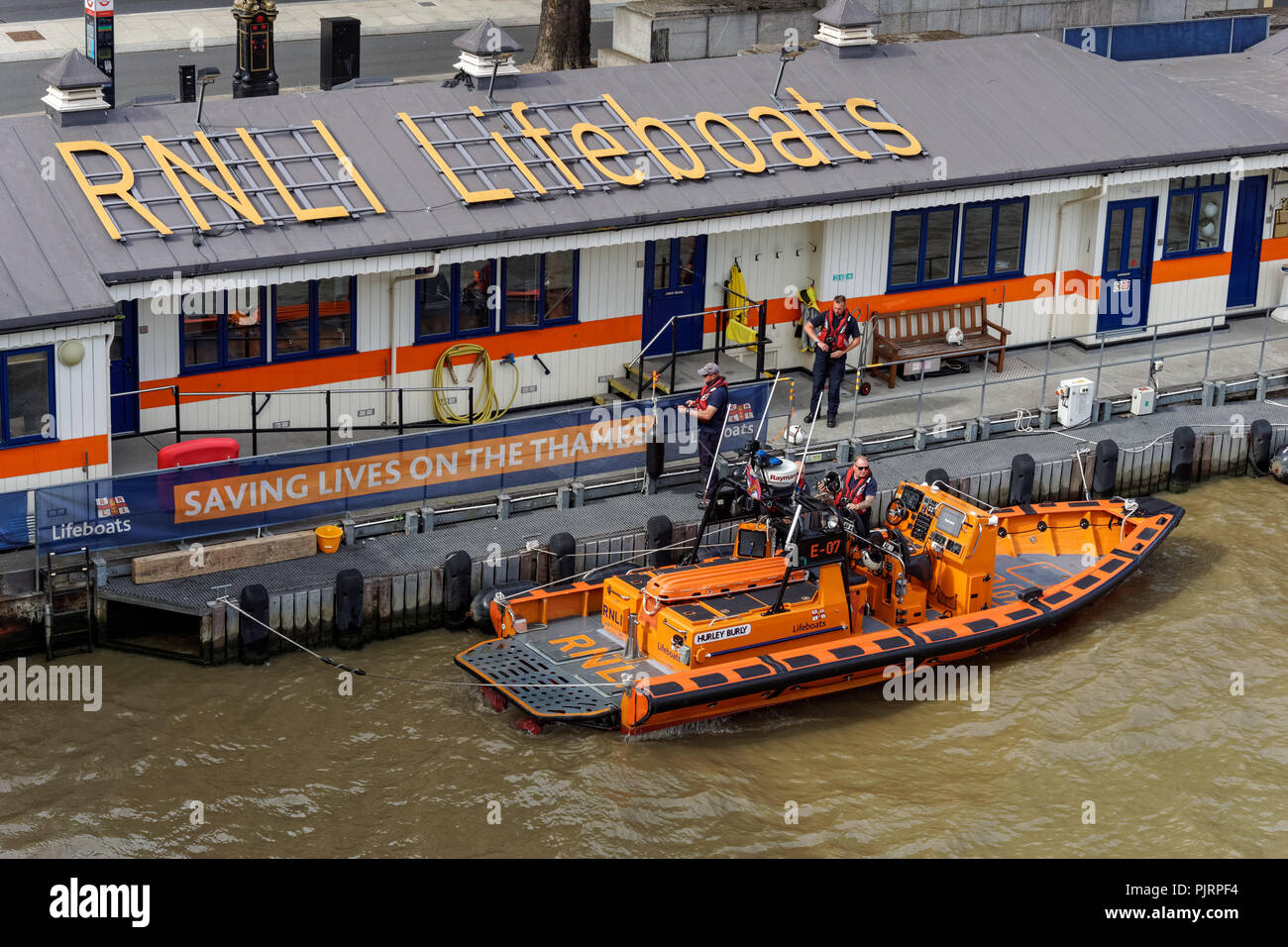 Tower pier london hi-res stock photography and images - Alamy