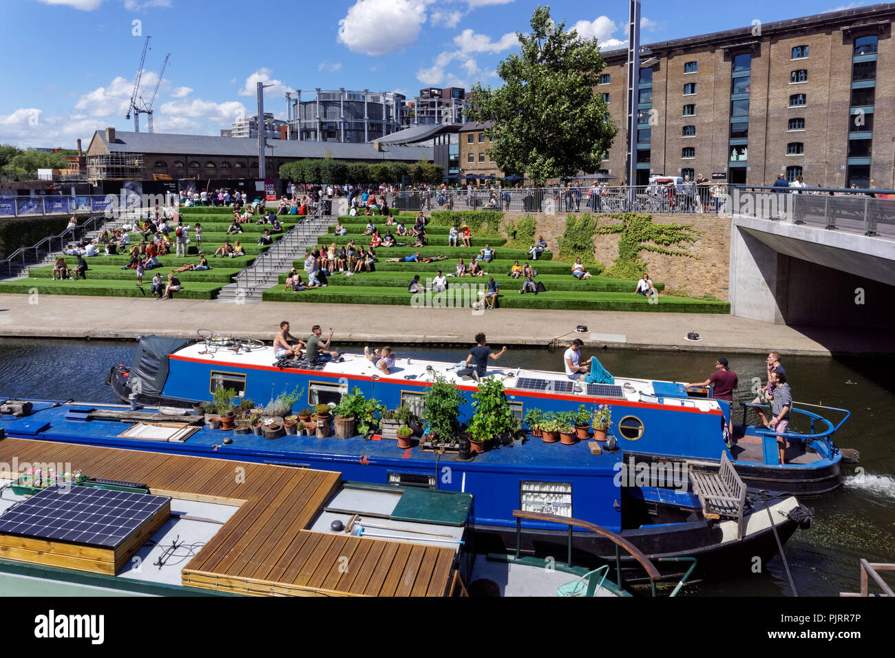 Granary square king's cross hi-res stock photography and images - Alamy