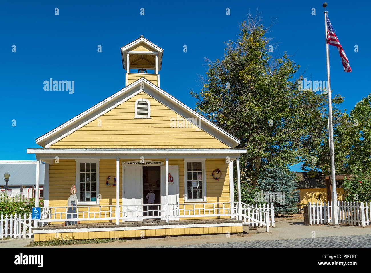 One room school house historic hi-res stock photography and images - Alamy