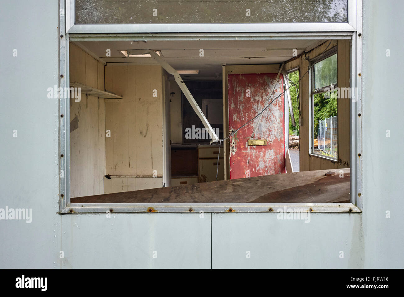 Broken smashed windows glass hi-res stock photography and images - Alamy