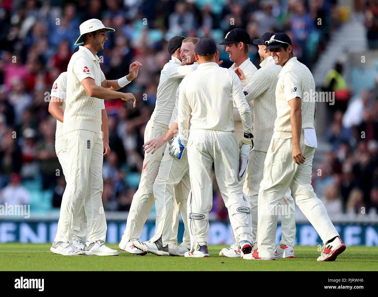 Englands ben stokes celebrates wicket indias virat kohli hi-res stock ...