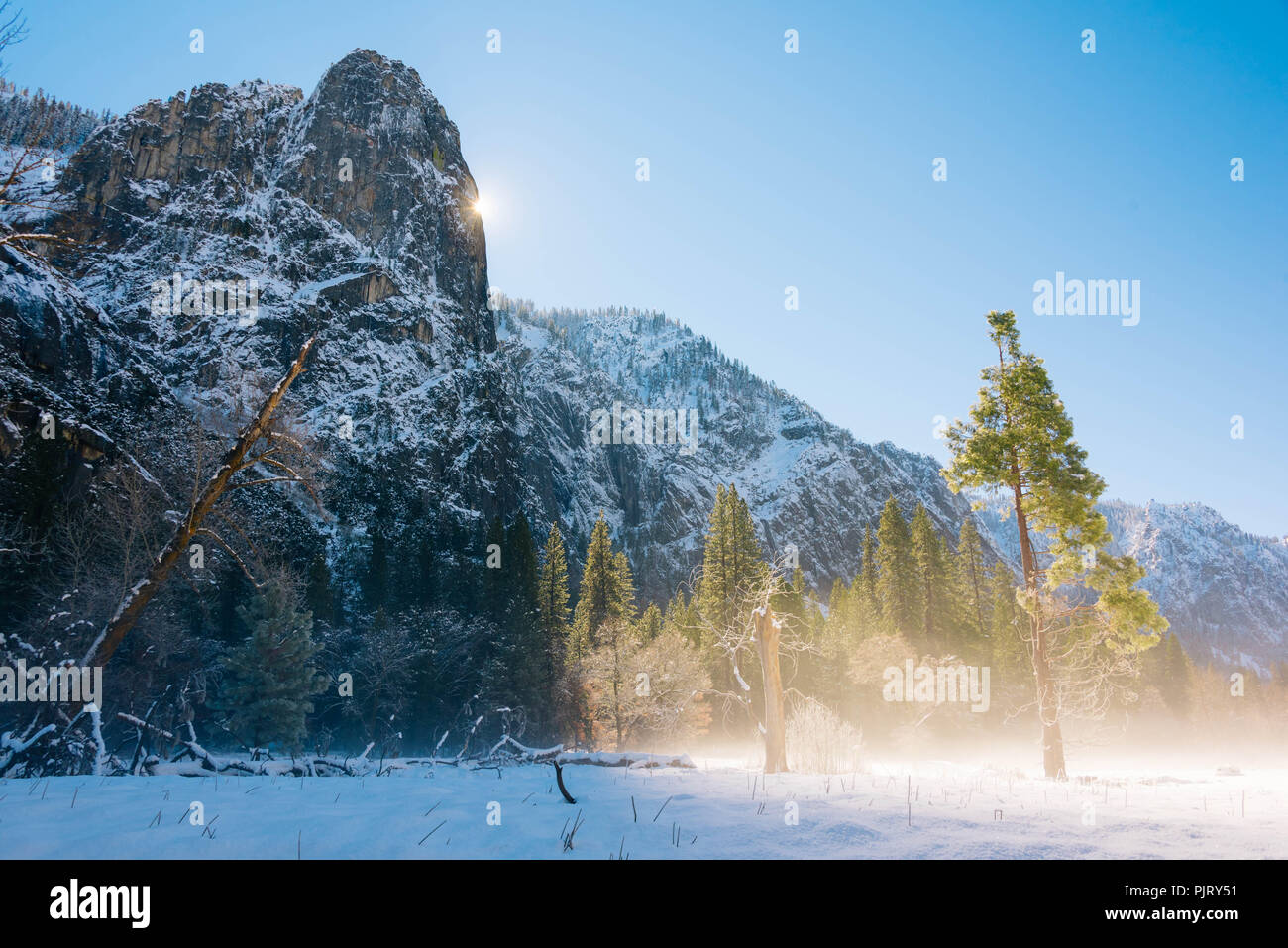 Yosemite peaks, mountains sunset hi-res stock photography and images ...
