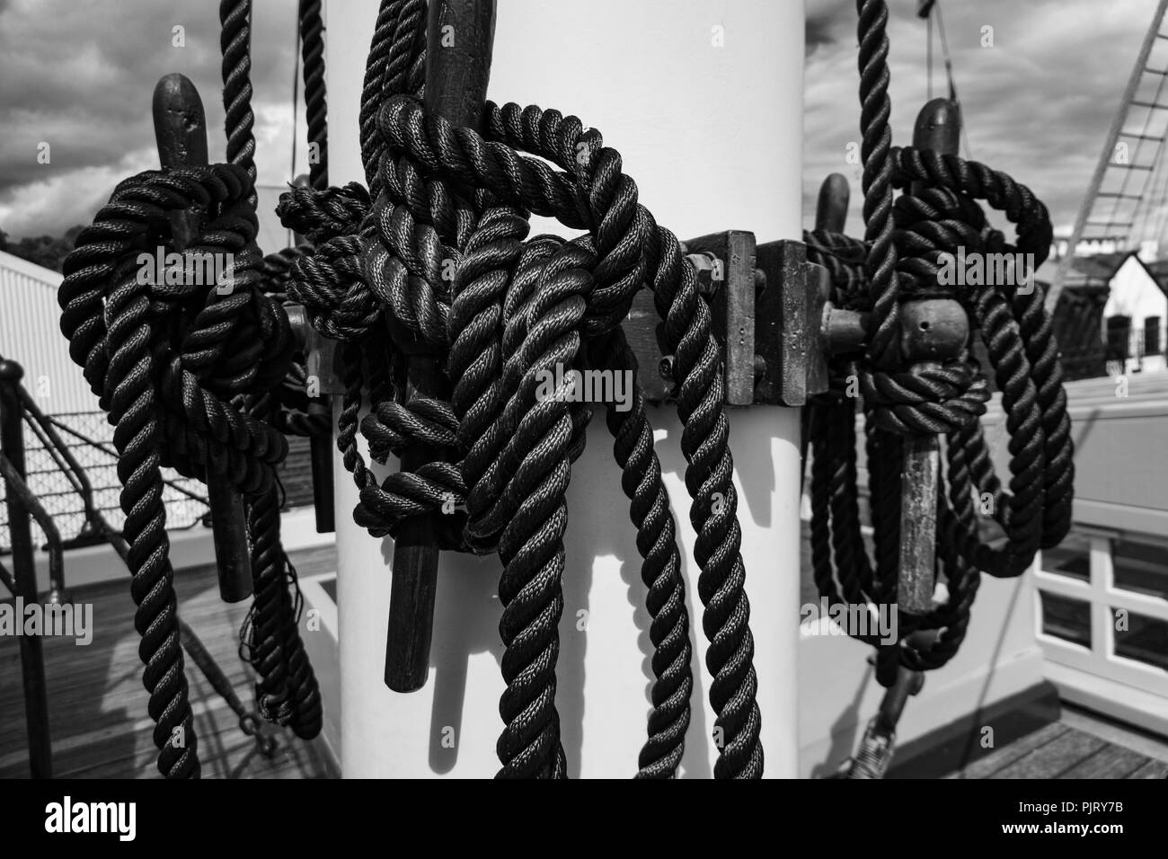 Halyard hi-res stock photography and images - Alamy
