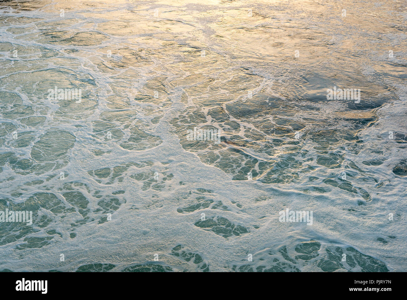 Ocean sea foam hi-res stock photography and images - Alamy