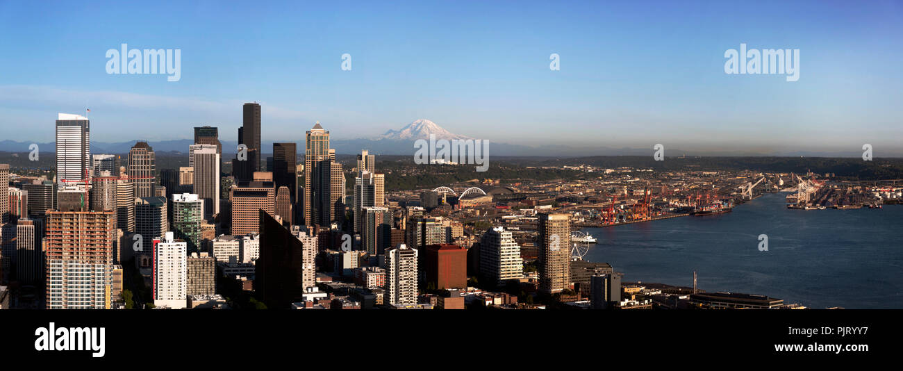 Seattle skyline mountains hi-res stock photography and images - Alamy